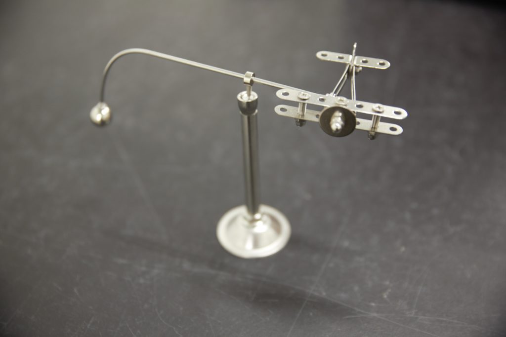 (1J20.40) Balancing Airplane – TAMU Physics Lab Center