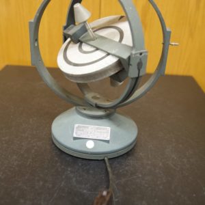 (1Q50.31) Driven Gyroscope – TAMU Physics Lab Center