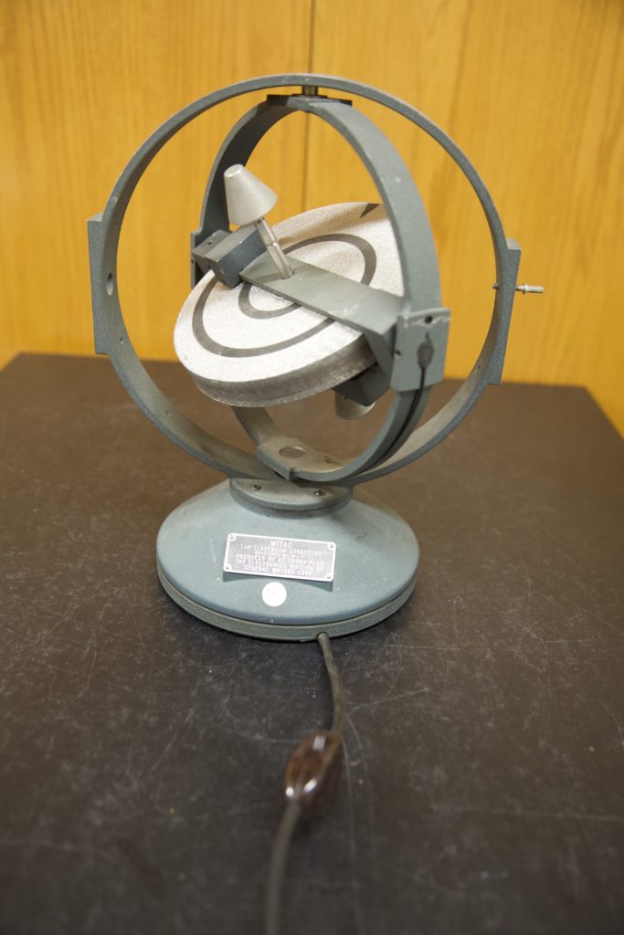 (1Q50.31) Driven Gyroscope – TAMU Physics Lab Center