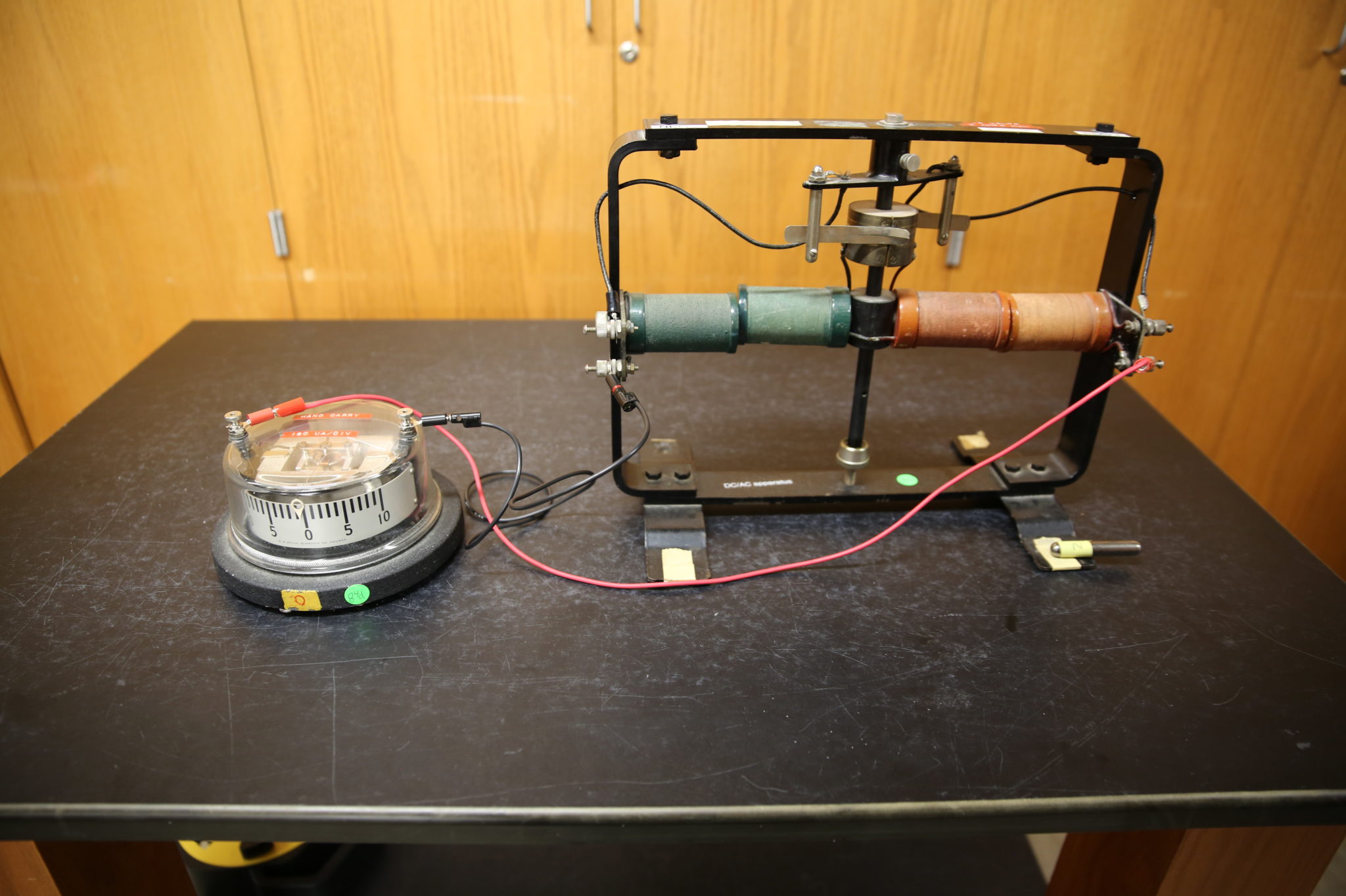 (5K40.20) AC Generator – TAMU Physics Lab Center