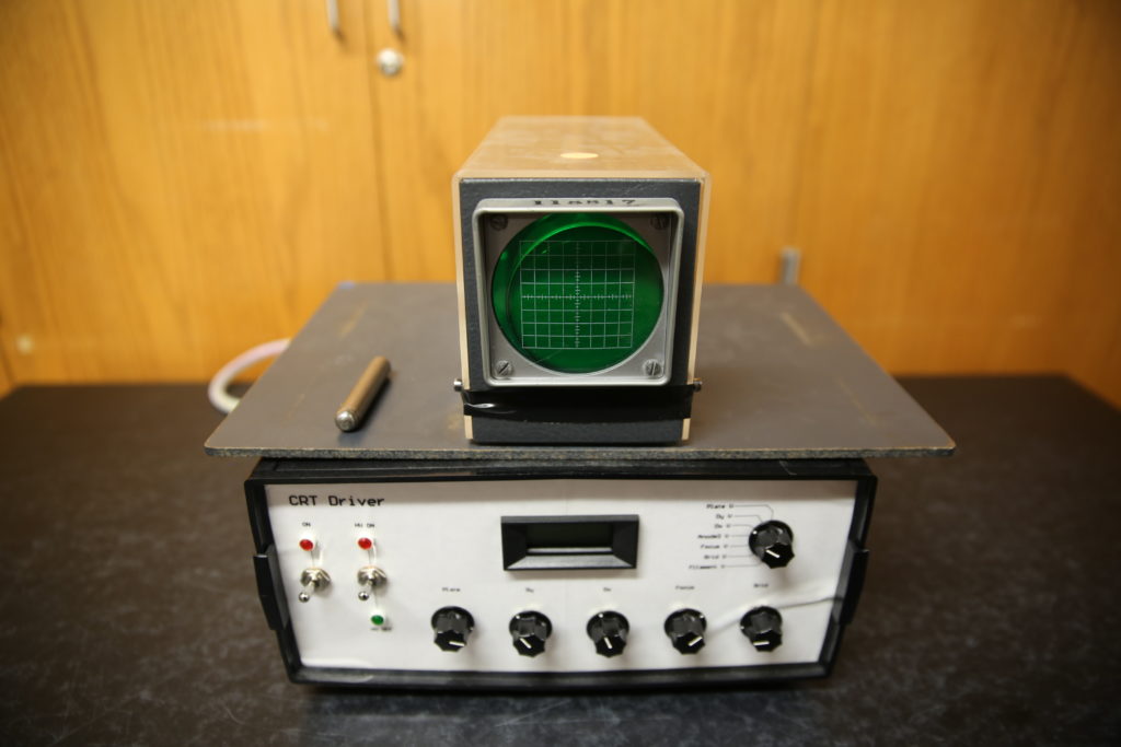 (5H30.10) Cathode-Ray Tube Deflected by a Magnet – TAMU Physics Lab Center