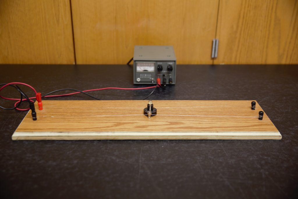 (5F10.20) Voltage Drop Along a Wire – TAMU Physics Lab Center